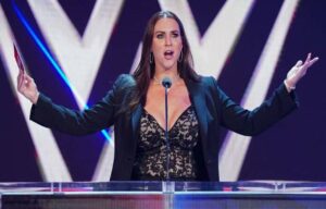 Stephanie McMahon tranquiliza al vestuario de WWE - Planeta Wrestling
